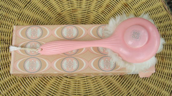 Pink Avon Fluff Puff Dusting Powder Wand in Original Box