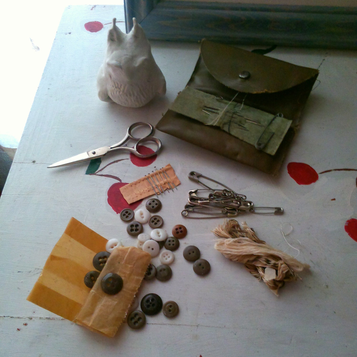 SEWING KIT MILITARY Vintage World War 2