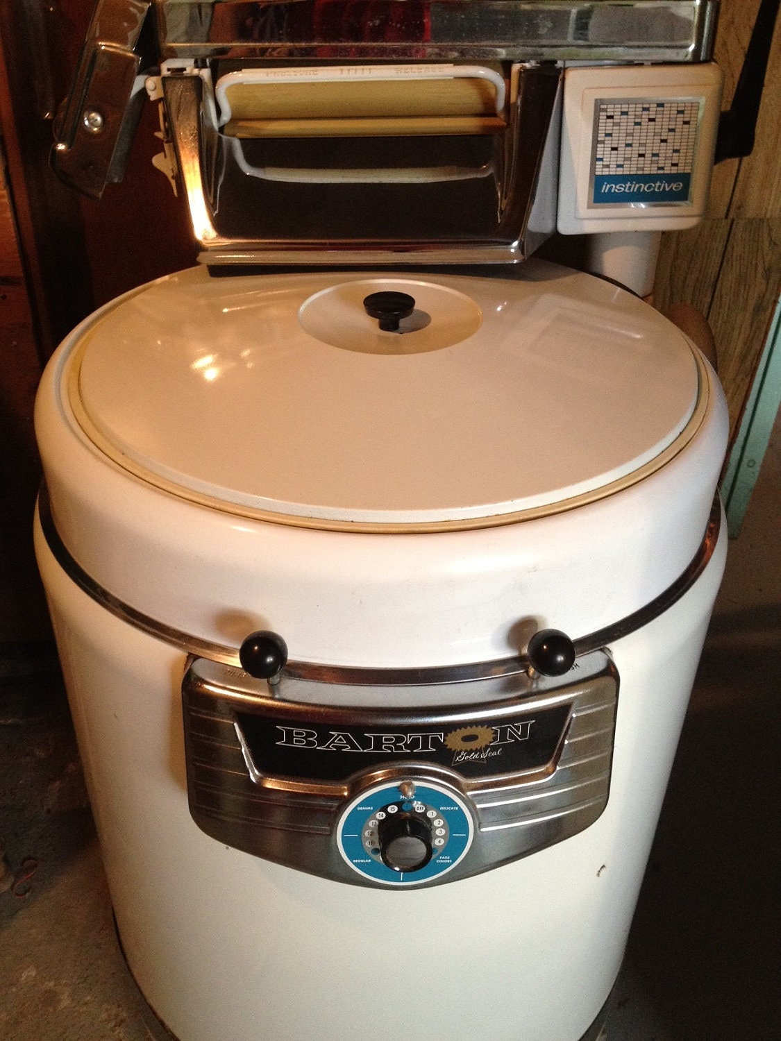 Gorgeous Vintage Wringer Washer – Barton Deluxe – Haute Juice
