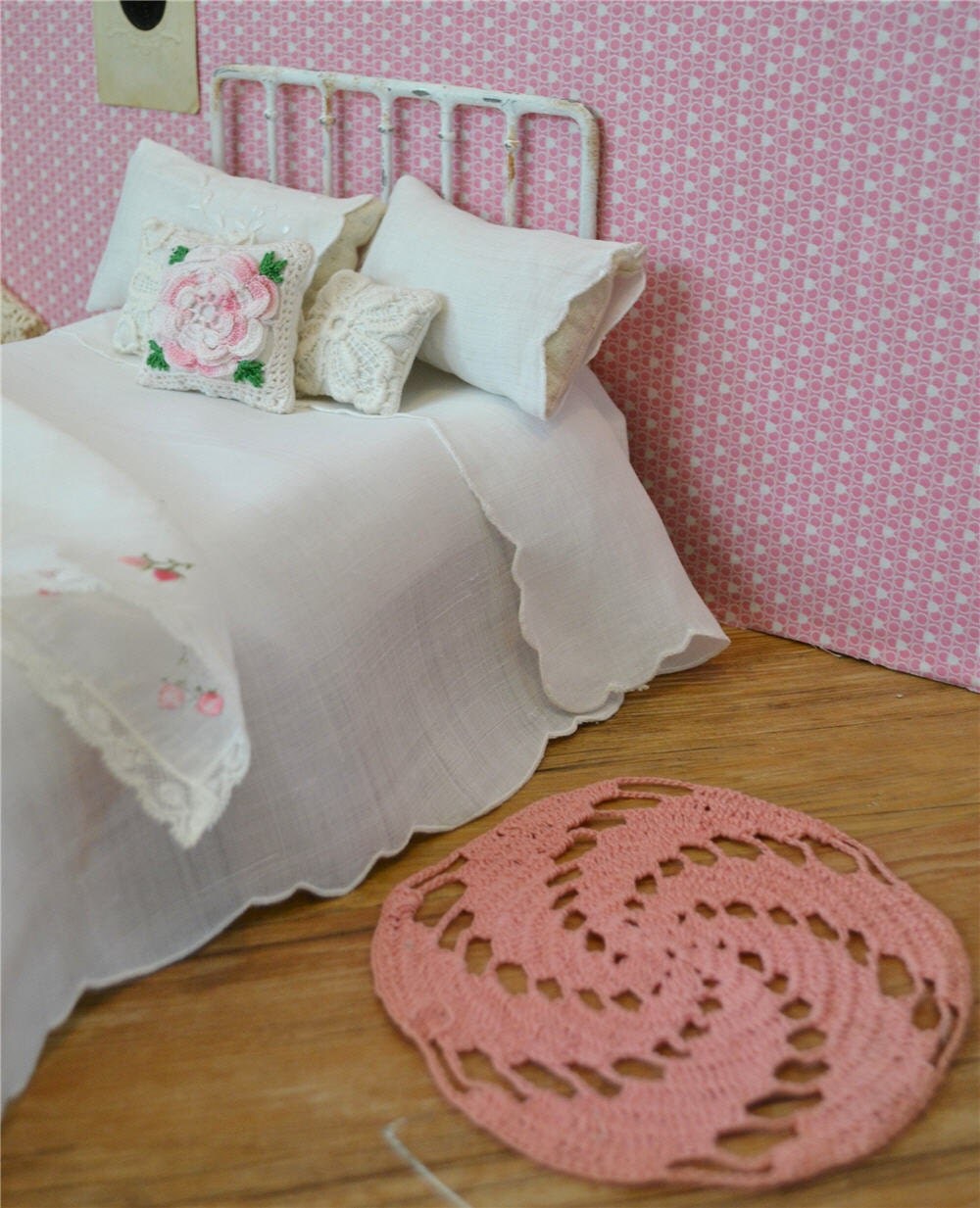 Doll Rug Vintage Miniature Crocheted Pink Swirl Blythe Barbie – Haute Juice