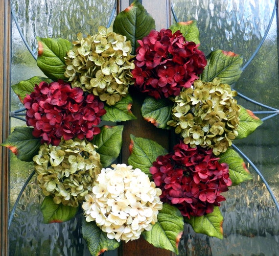 Items similar to Christmas/Winter Hydrangea Wreath, Beautiful Anywhere ...