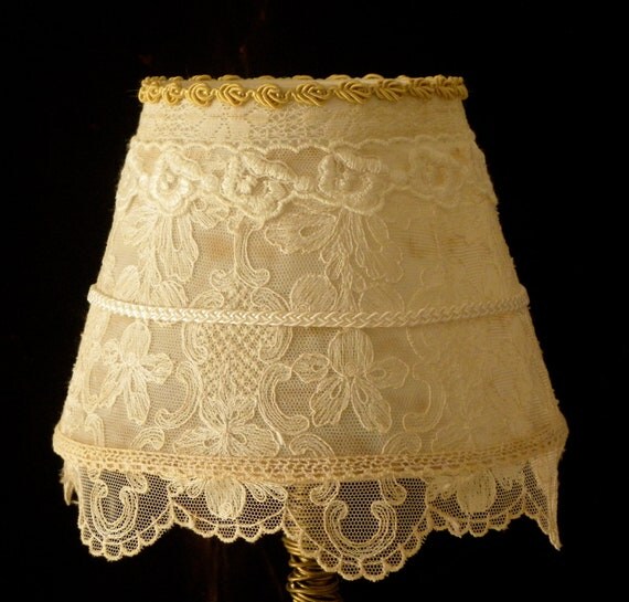 Lace lamp shade