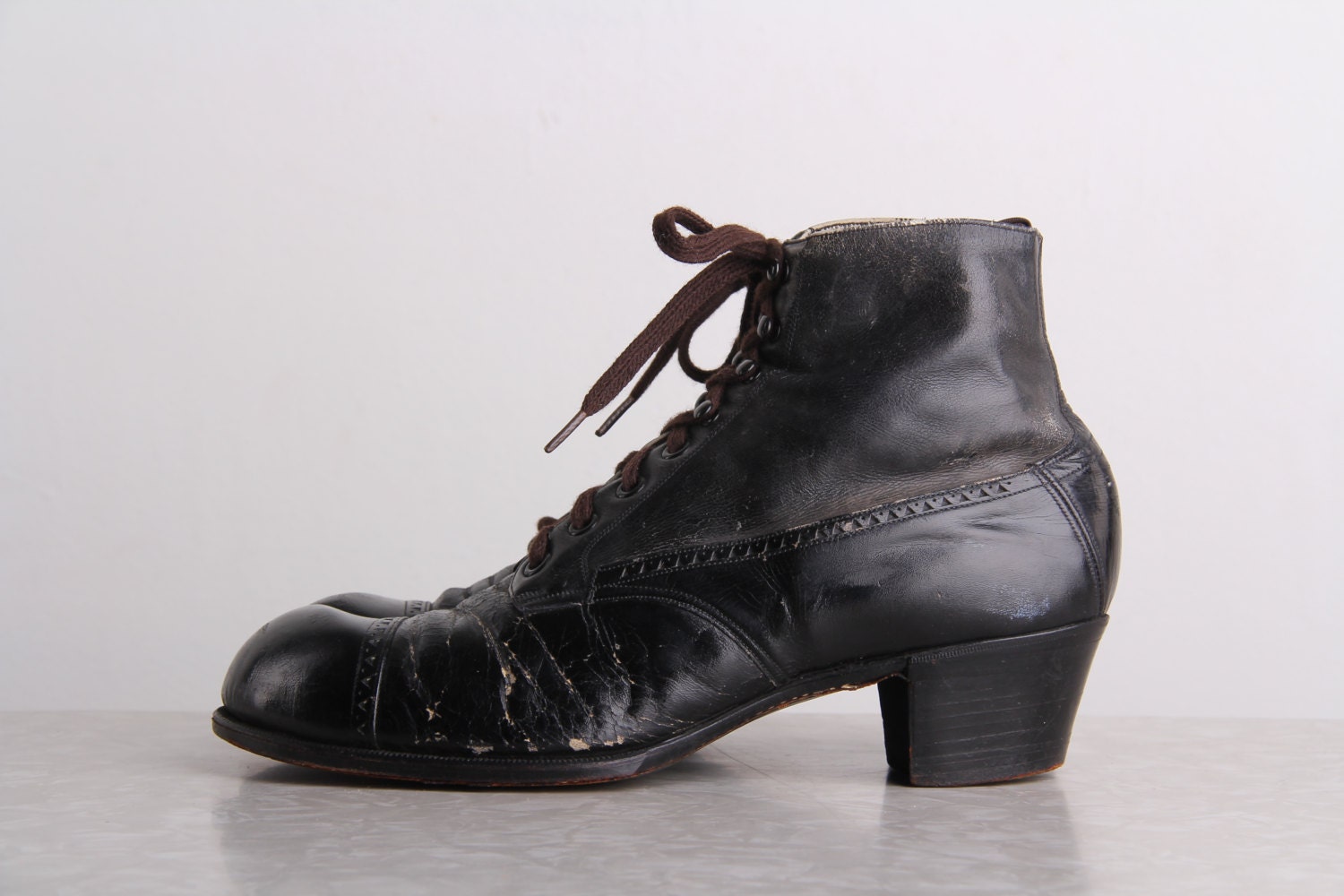 Antique Shoes . Black . 1900s . Ankle High Low Heel