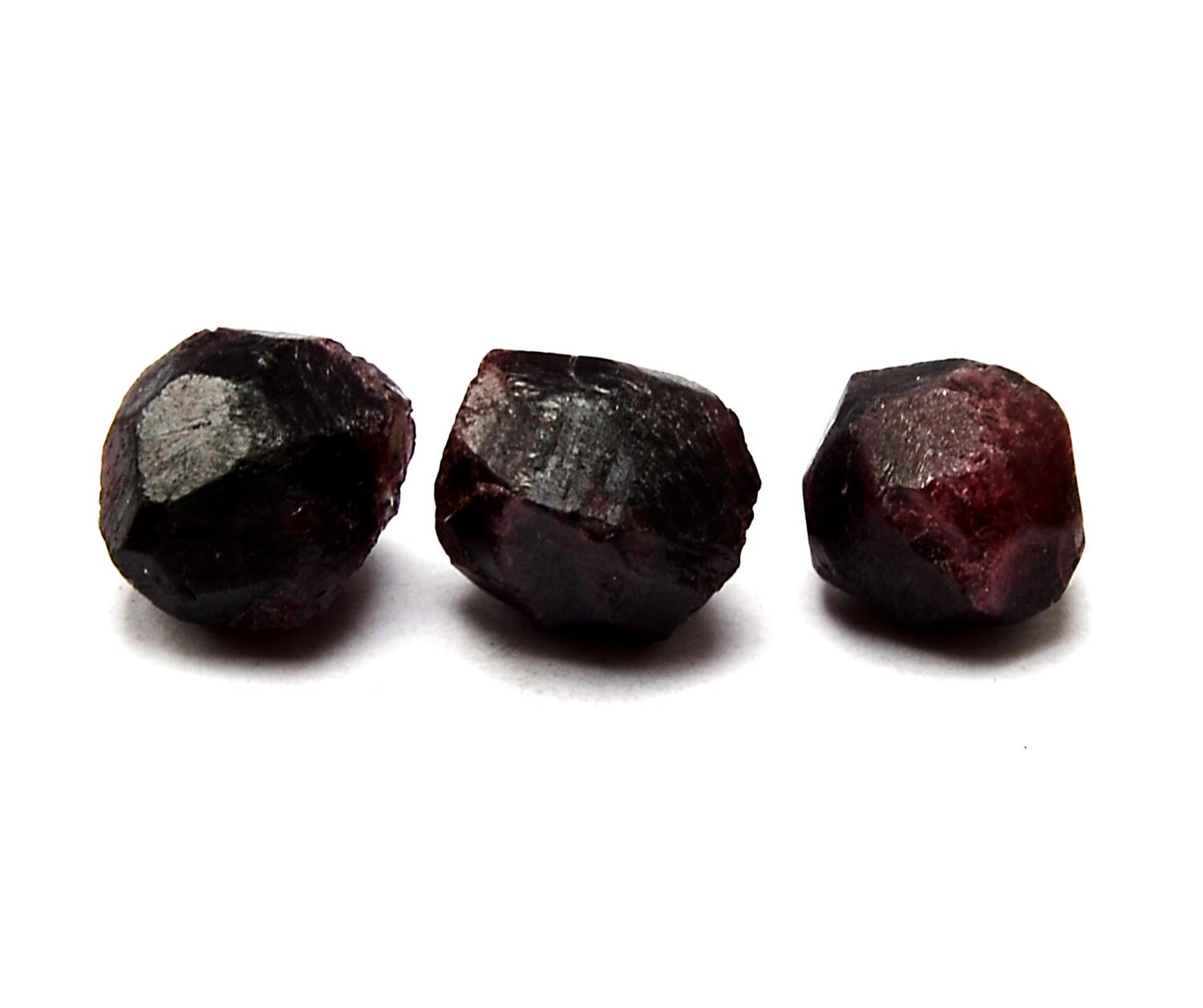 Raw Pyrope Garnet Crystal Stone 3 Pieces by AguamarinaGems on Etsy