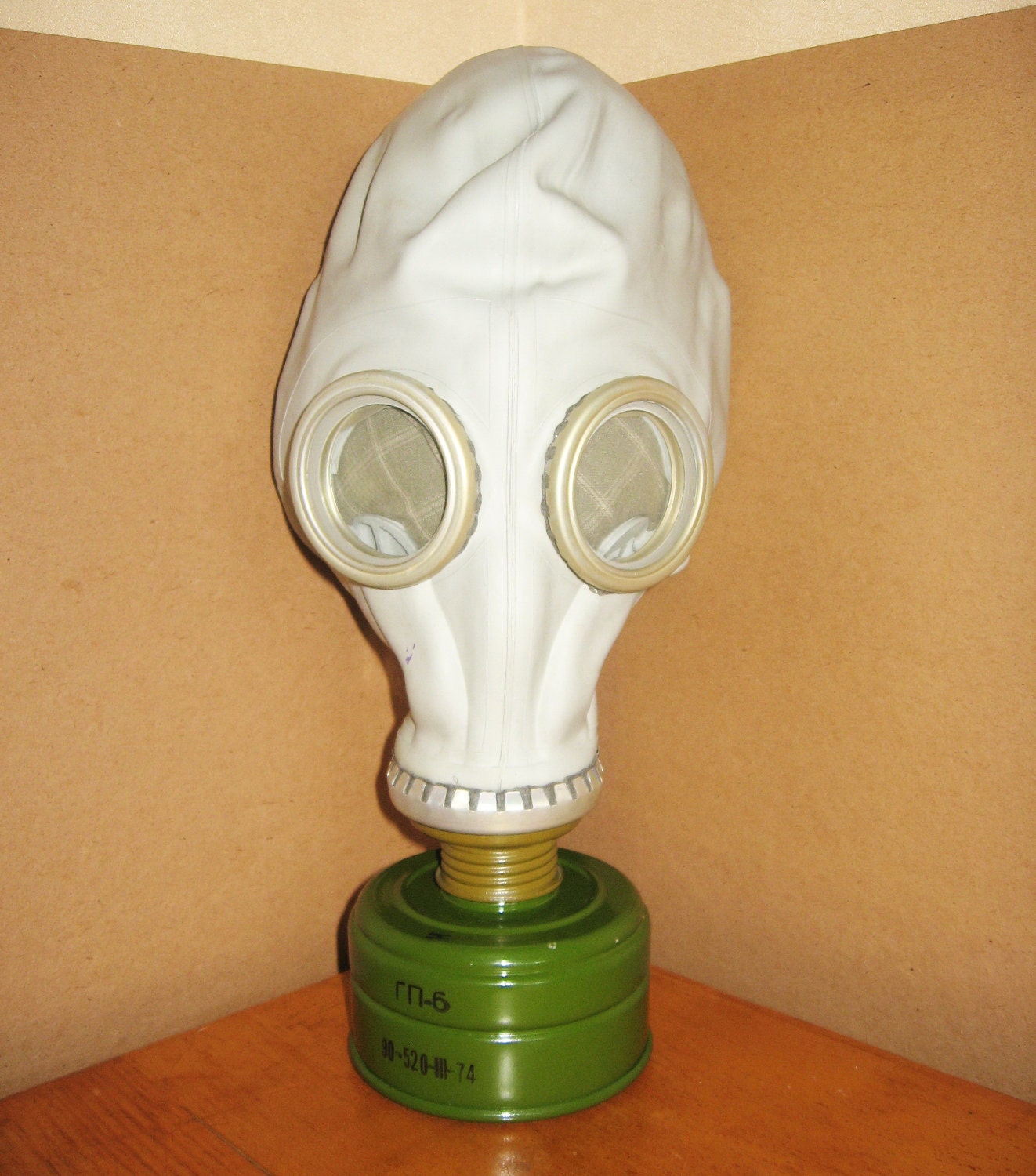 Vintage GP-5 Gas Mask is a Soviet-made – Haute Juice