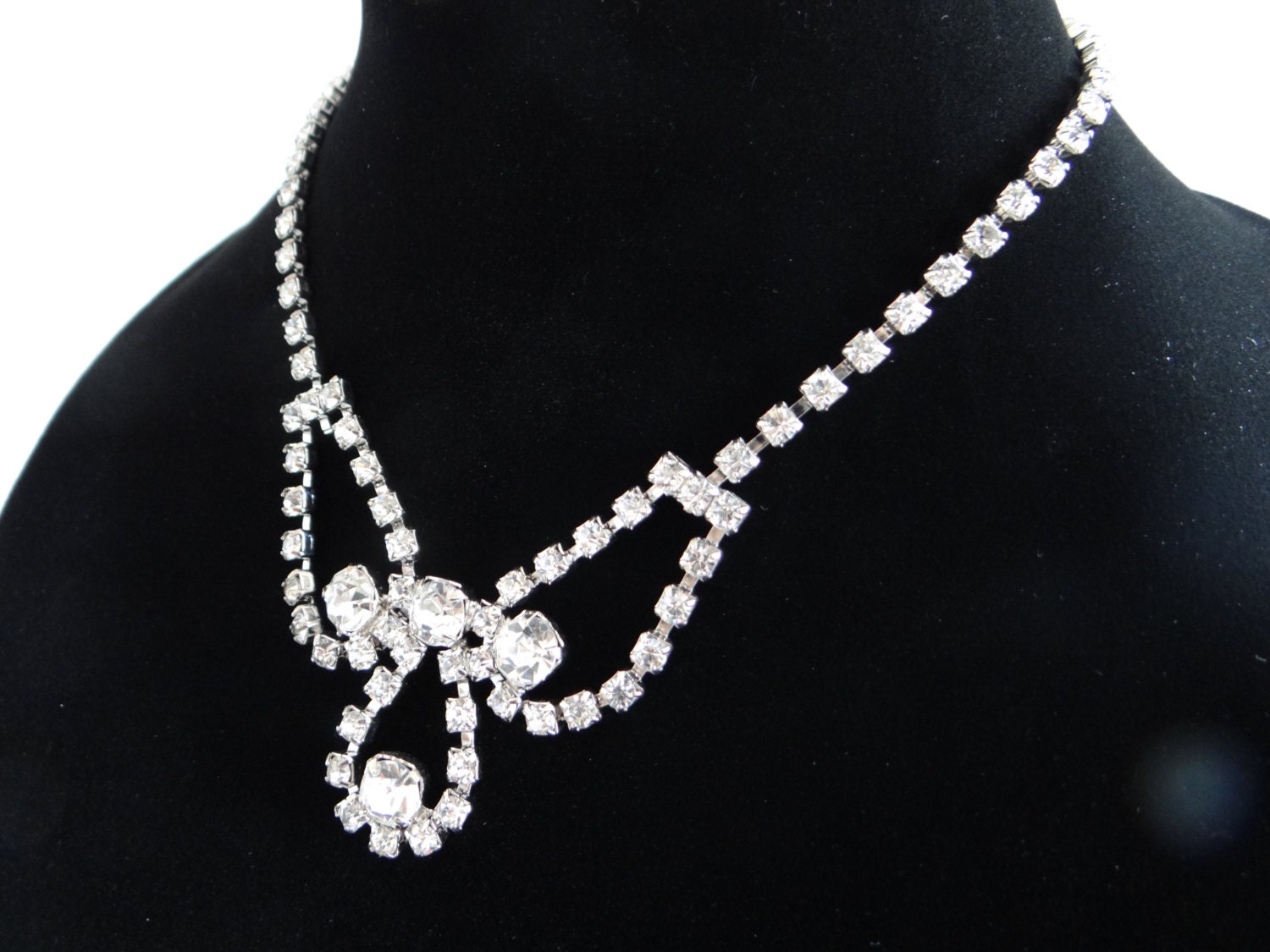 Vintage Rhinestone Necklace Elegant and Classic