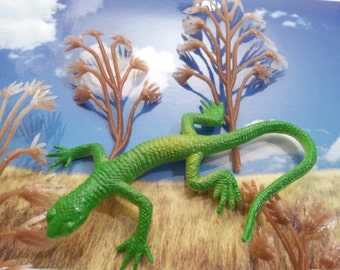 Popular items for green lizard on Etsy