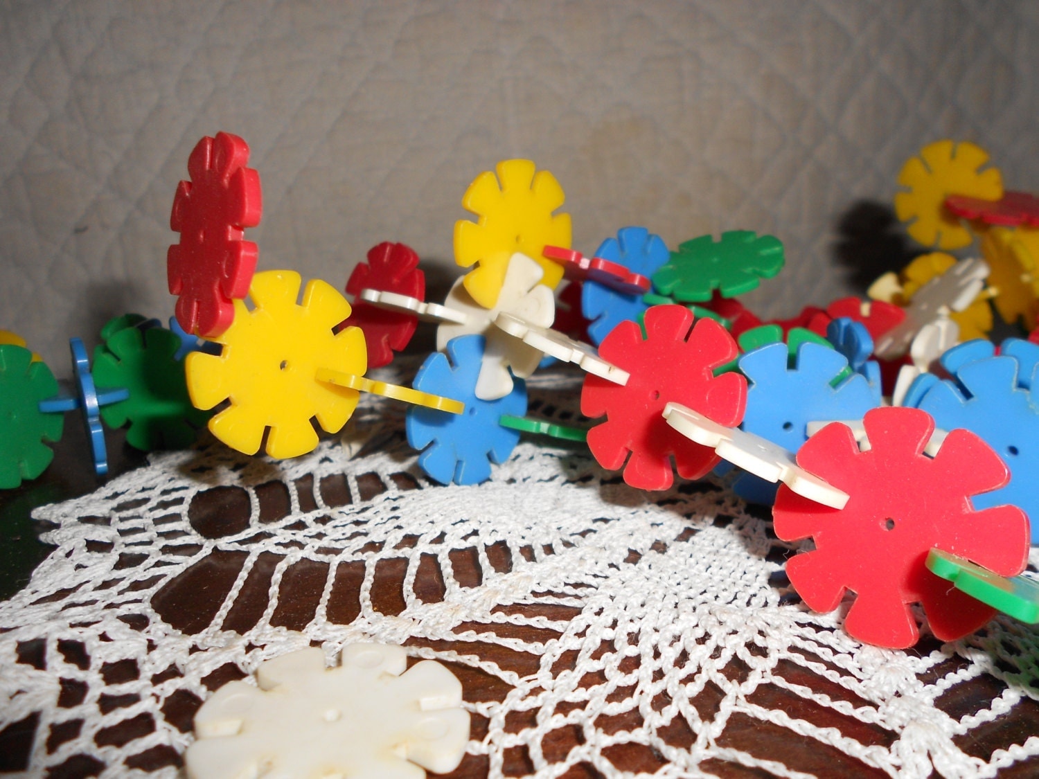 Flower shape connector toy like Legos but not