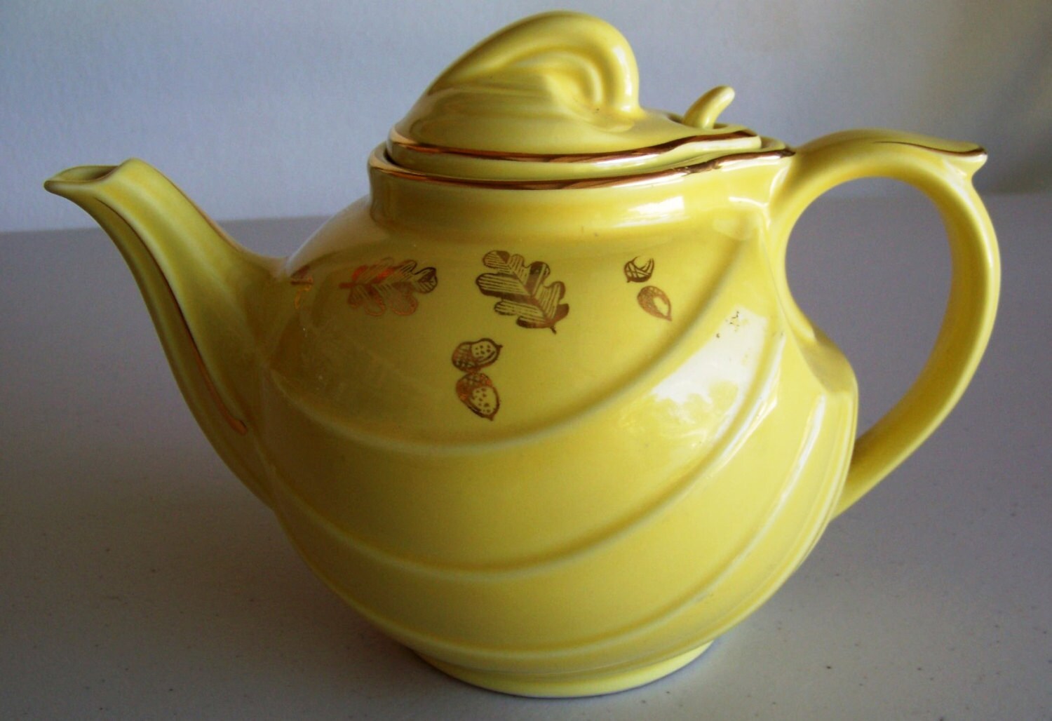 Hall Gold Leaf & Acorn Design Vintage Tea Pot – Haute Juice