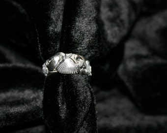 Mermaids Ring in Fine Silver Size 6