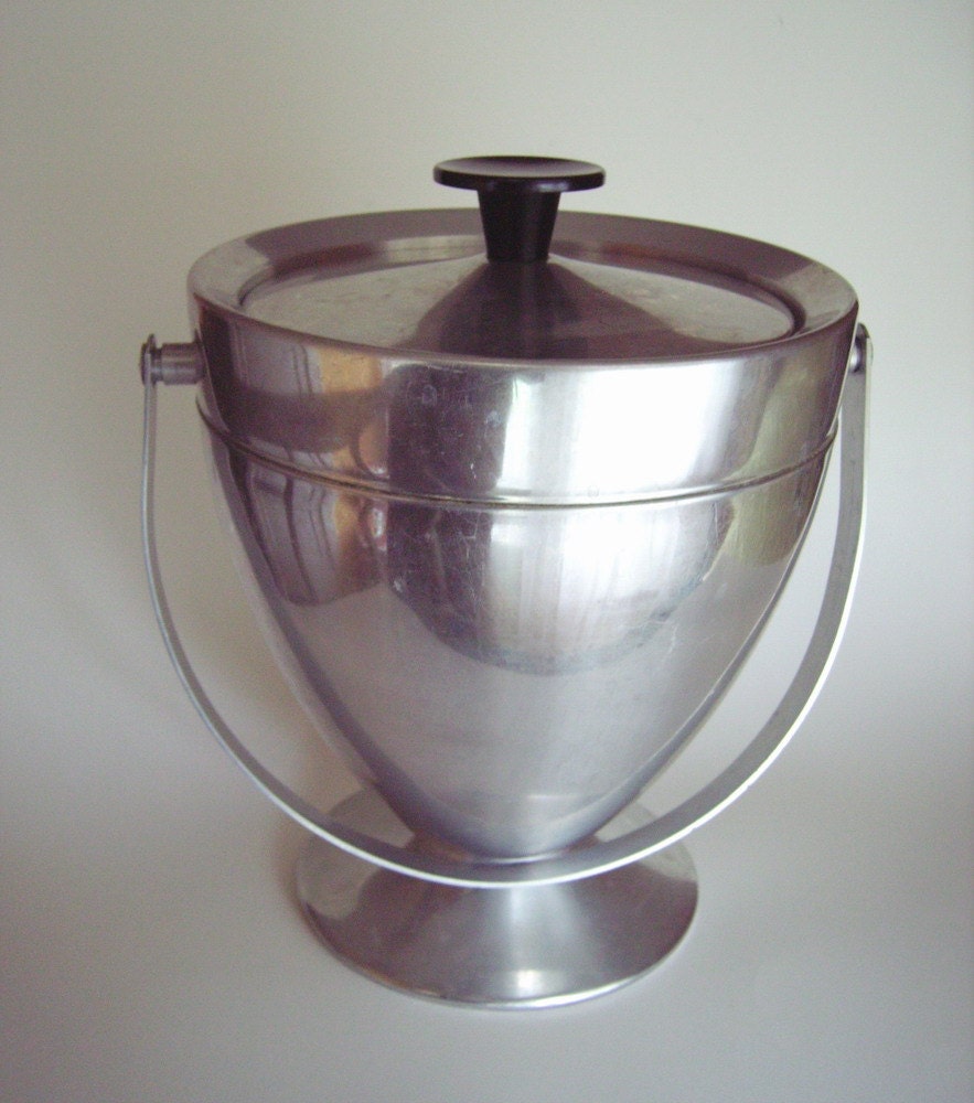Vintage Atomic Age Bullet Ice Bucket with Swinging Handle – Holiday ...