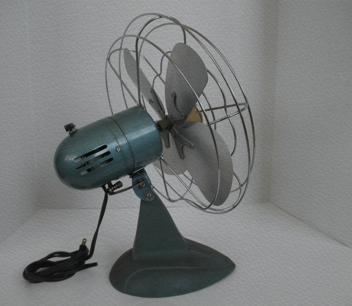 Vintage Eskimo Fan Model 45R Teal/Turquoise Color