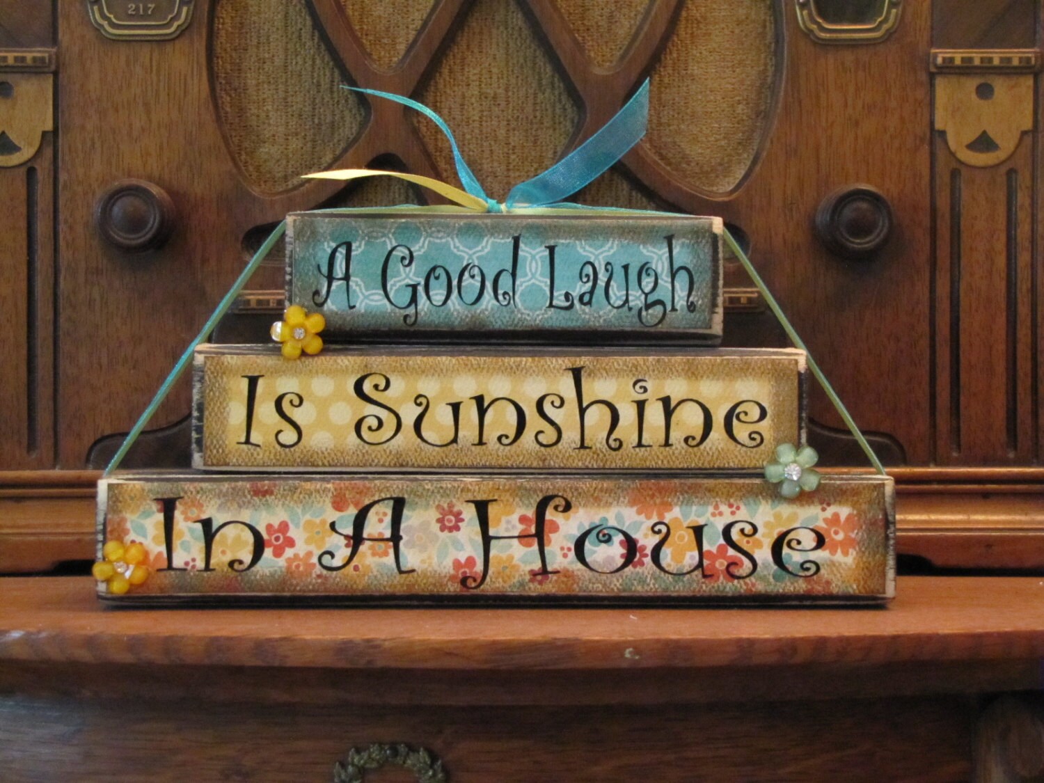 Inspirational Sign A Good Laugh Is Sunshine In A House