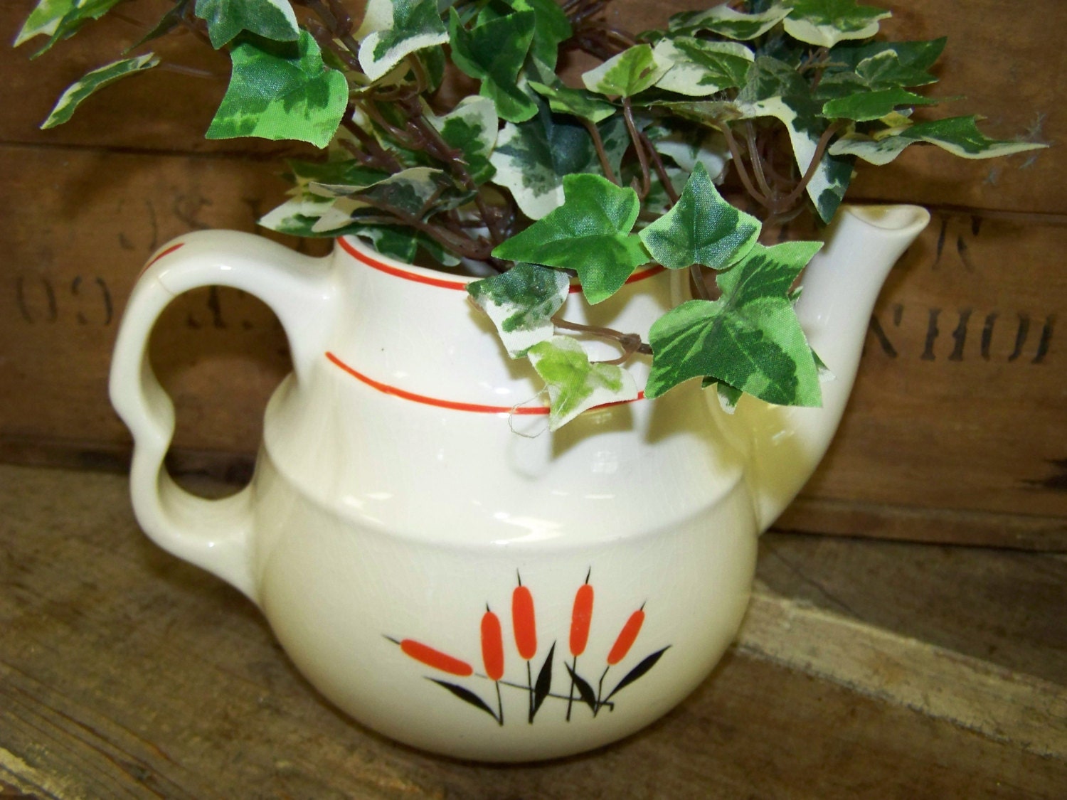 1940’s Cattail Teapot Universal China – Haute Juice