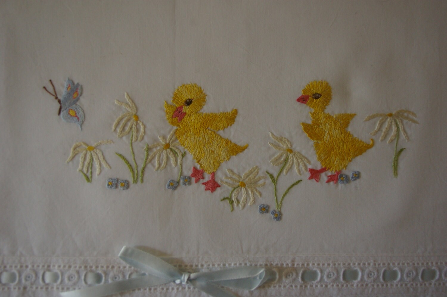 Hand Embroidery pattern Ducks In The Daisies Bassinet Sheet