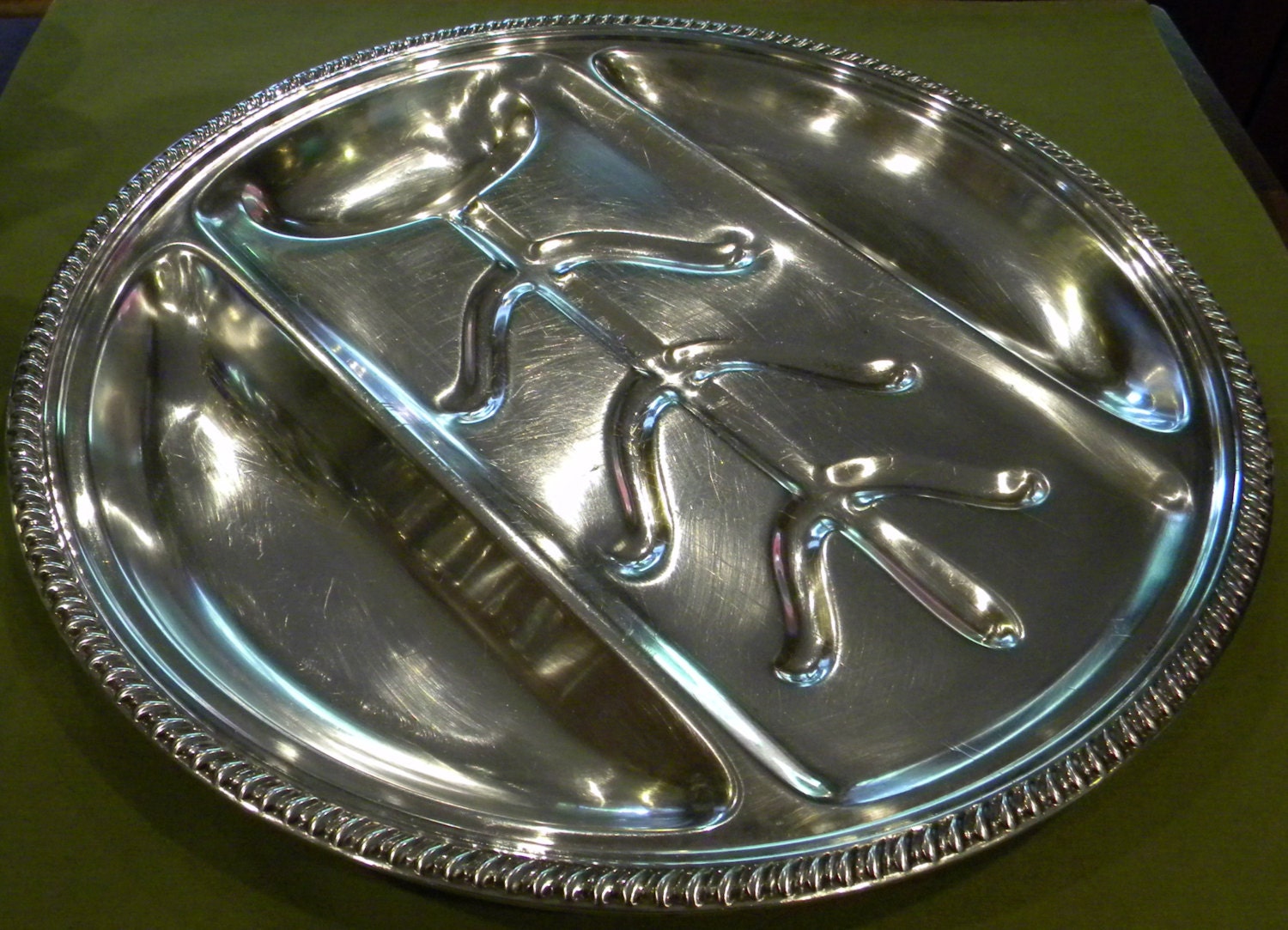 Vintage Round Sheffield Divided SilverPlate Meat Tray – Haute Juice