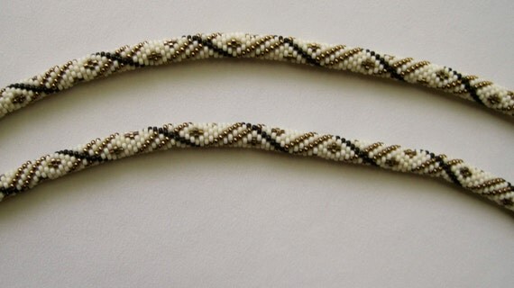 Bead Crochet Necklace Pattern: Drop Lariat Bead Crocheted