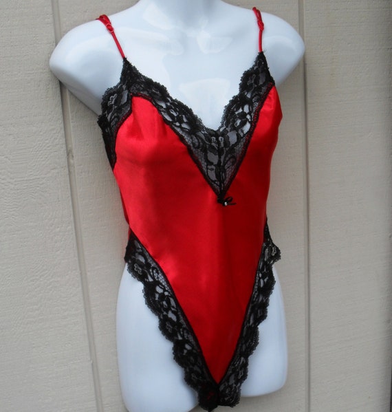 Vtge 70s Red Satin Black Lace Teddy / 1980s Long torso