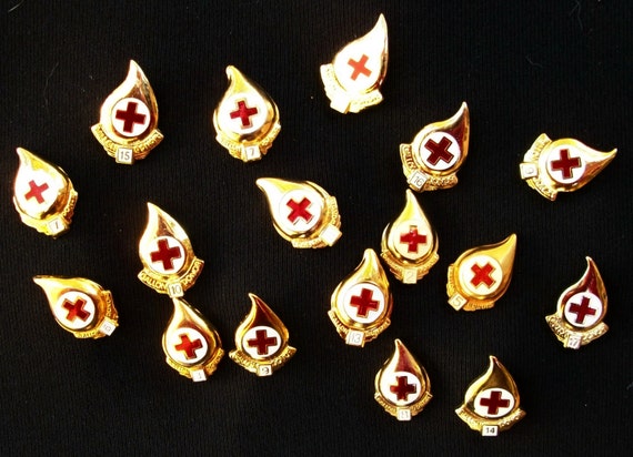 17 Red Cross Gallon Blood Donor Pins by glassing on Etsy