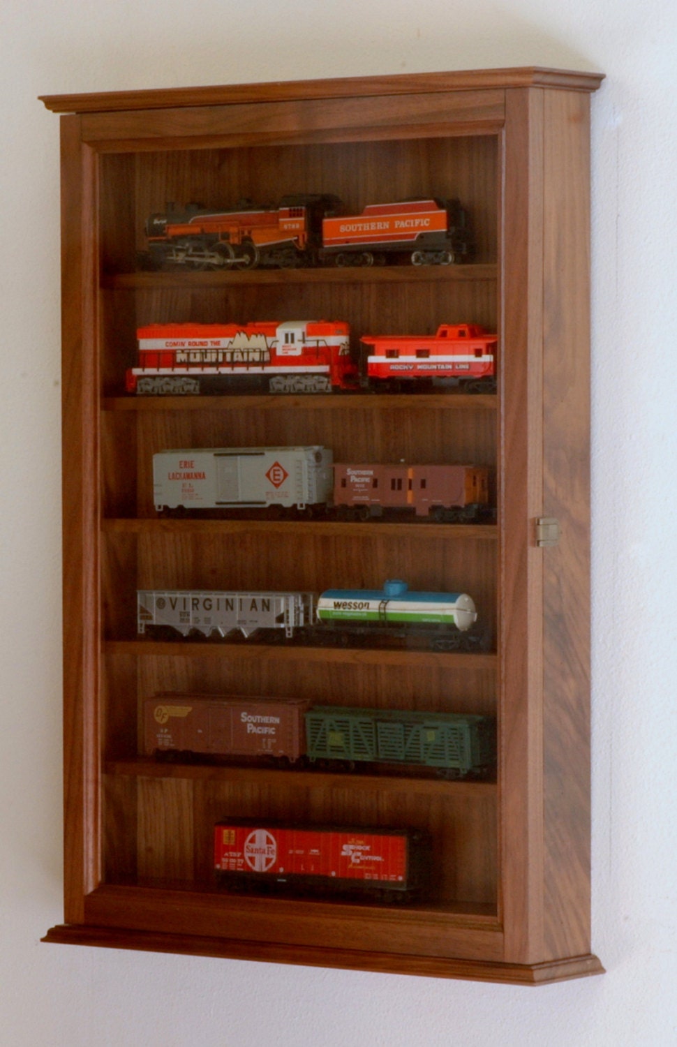 HO Scale Train Display Case Wall Cabinet by fwdisplay on Etsy HO Scale Train Display Case Wall Cabinet by fwdisplay on Etsy