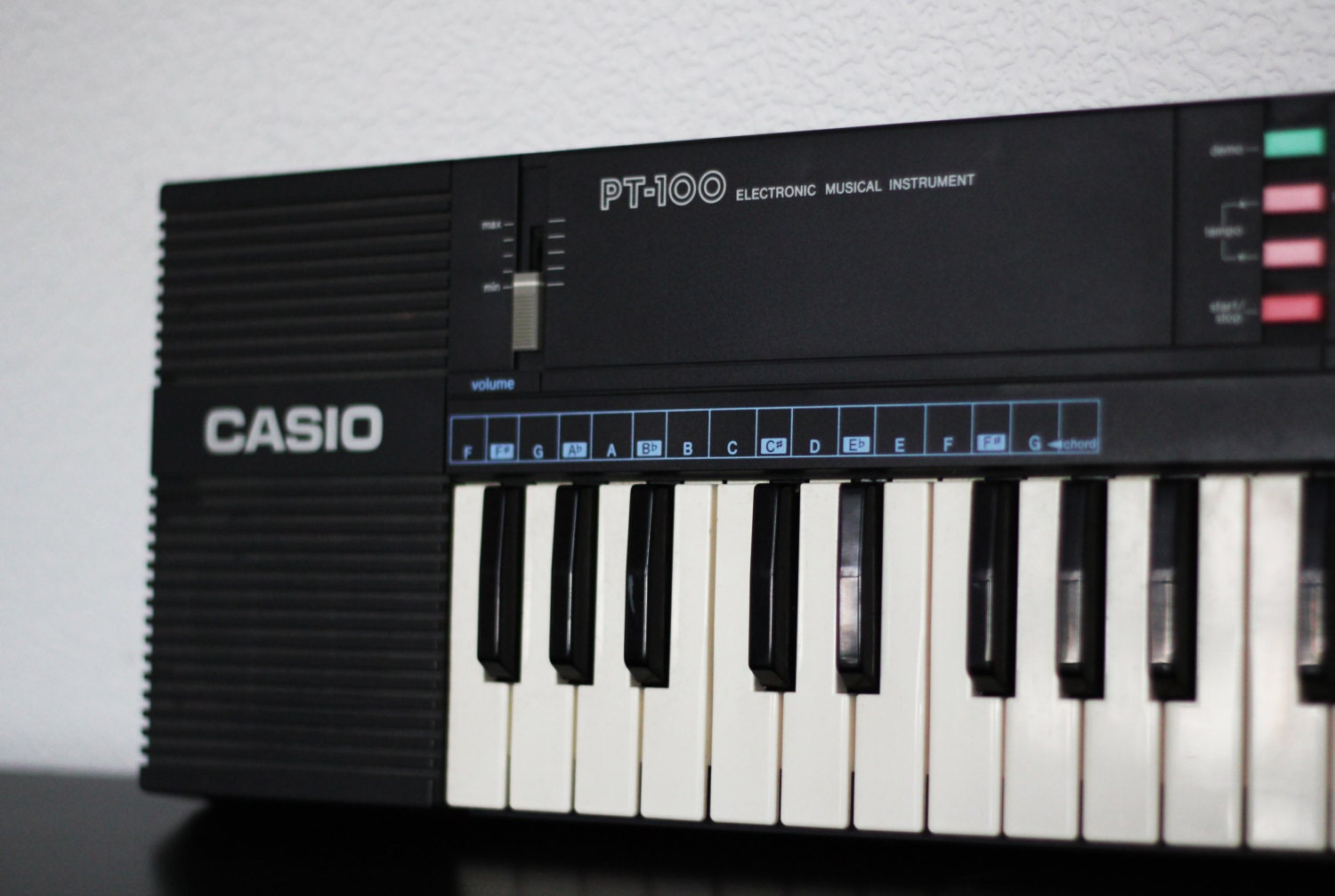 Vintage Casio PT-100 Keyboard Synthesizer Circuit Bending