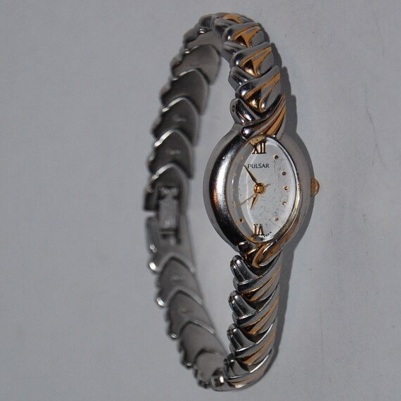 Pulsar ladies vintage watch gold silver tone oval watch