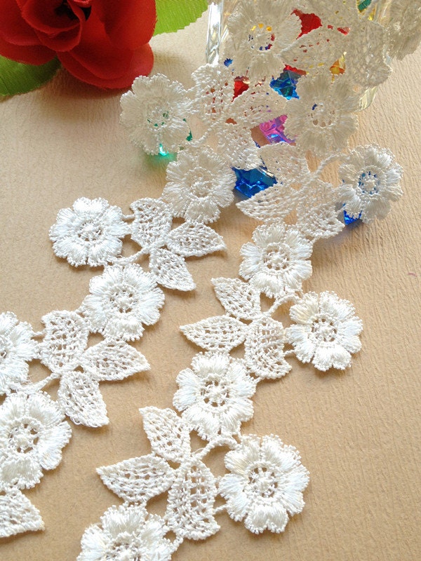 Daisy Flower Lace Trim Bridal Lace Trim Wedding by lacelindsay