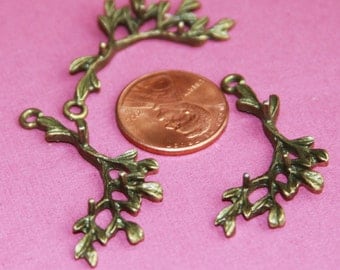 10 pcs of Silver plated pewter leaf bail 7x14mm by yadanabeads