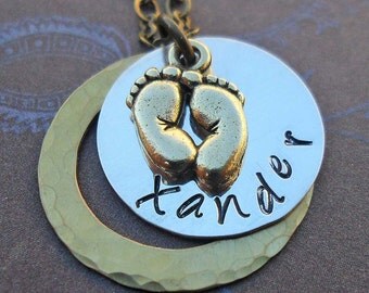 Mom Grandma Great-Grandma Necklace with Heart Mothers Day Hand