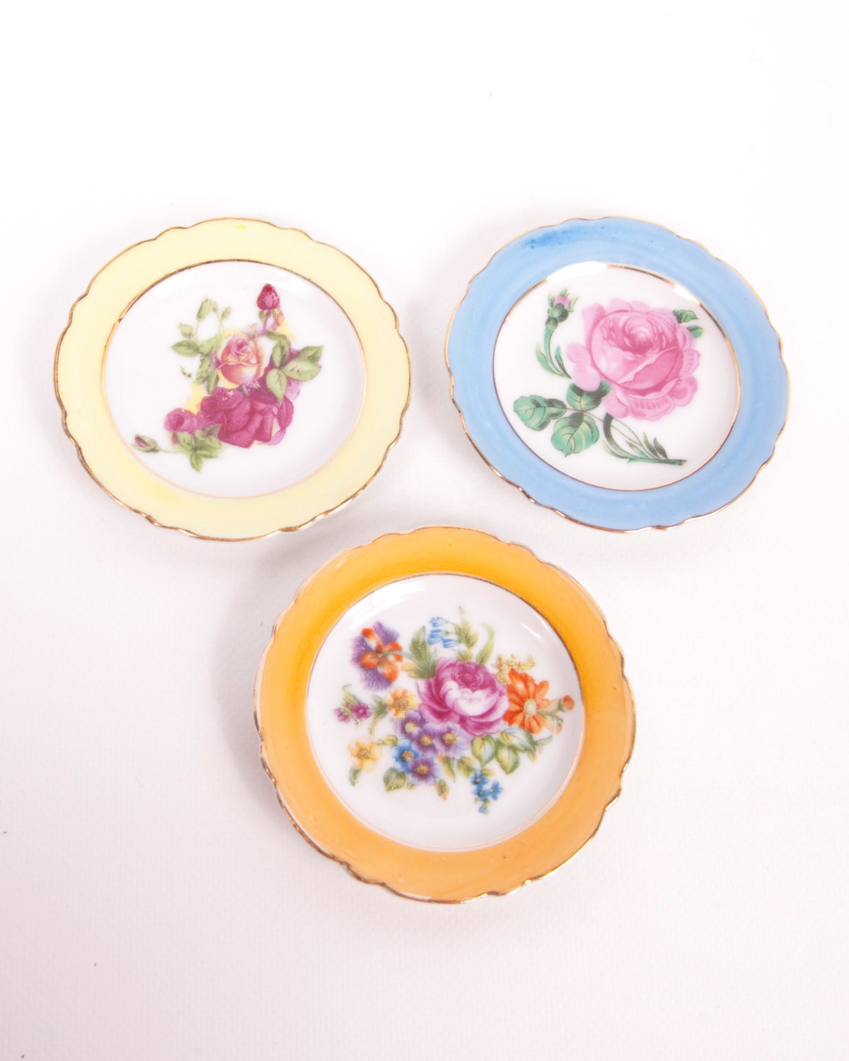 Vintage Set of 3 Miniature Floral Plates Made by LeVintageGalleria