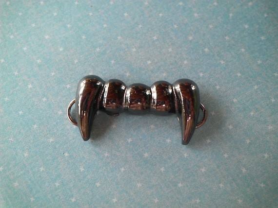 NEW Metal Vampire Teeth Fangs Pendant by oneofakindwisconsin