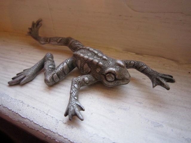 Vintage Pewter Frog Brooch Pin For Your Inner Biologist – Haute Juice