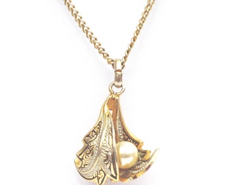 Vintage Stratton Imitation Gold Tone Tie Pin by thesecretcupboard