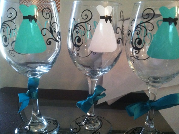 Items Similar To Personalized Wedding Wine Glasses On Etsy