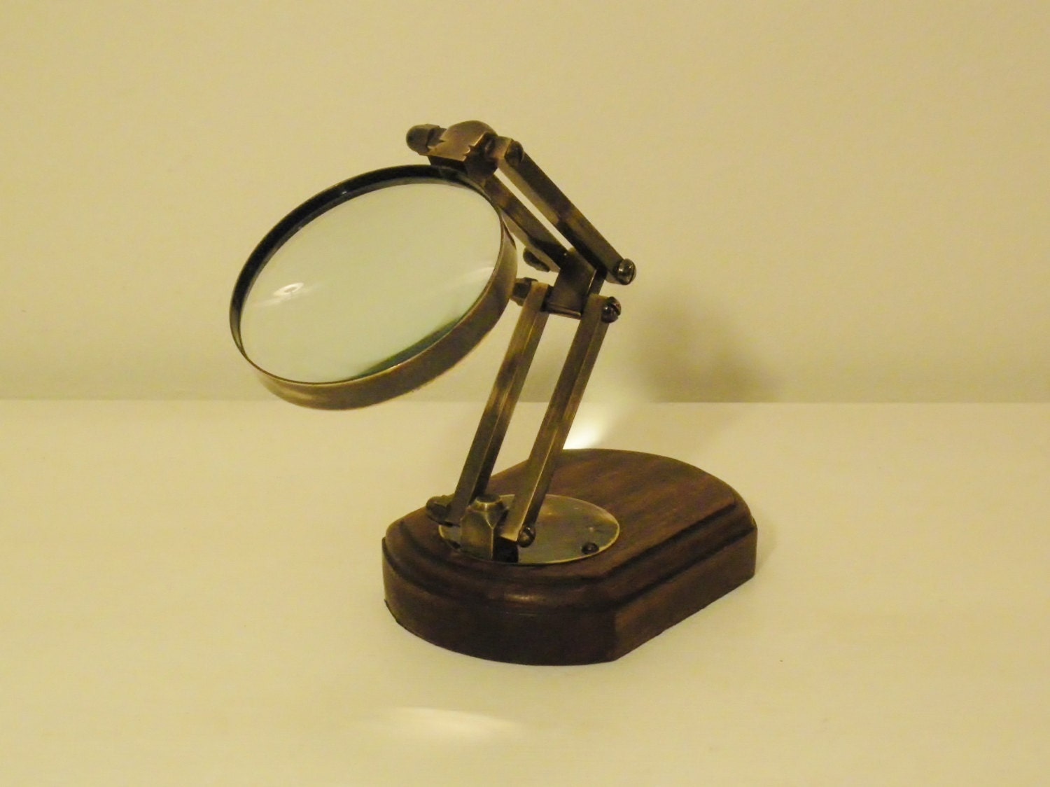 Bronze Table Top Magnifying Glass Mahogany Base Suit bronze-table-top-magnifying-glass-mahogany-base-suit