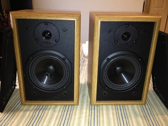 Vintage Infinity RS 125 Wood Grain Bookshelf Speakers