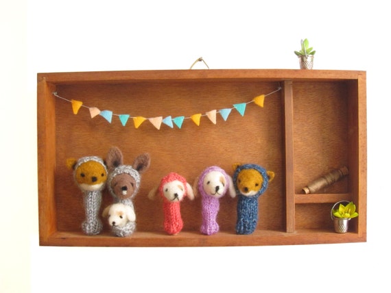 Personalized PUPPET BOX a Set of 5 Finger Puppets of Your