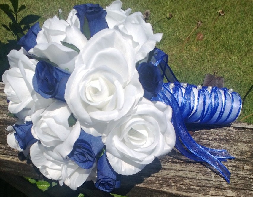 Royal blue and white floral bouquet | Blue bouquet, Royal blue bouquet ...