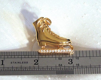 Popular items for ice skating pin on Etsy