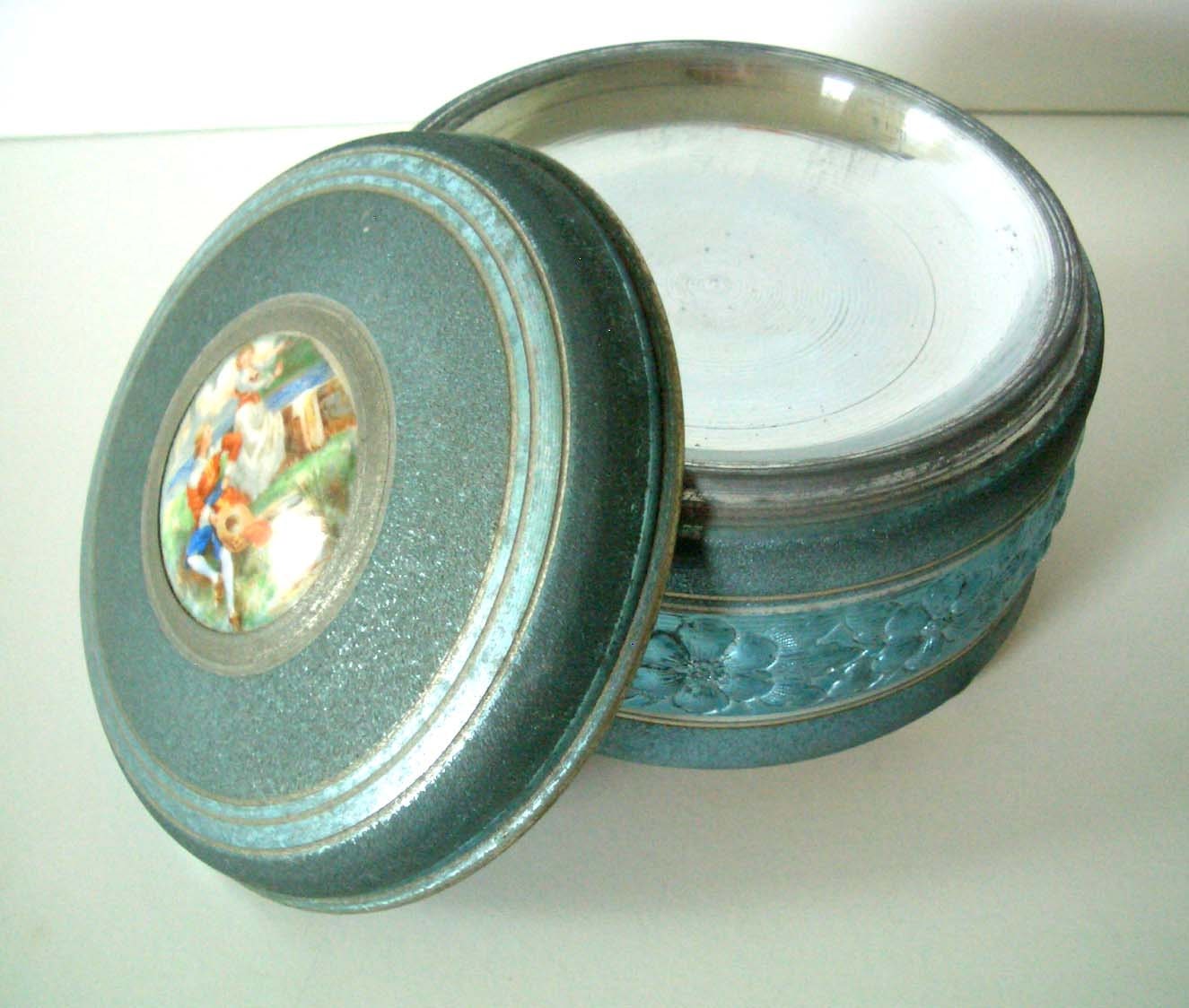 Vintage Powder Puff Music Box by REdesignkc on Etsy