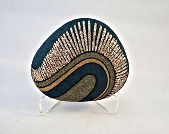 Unique objet d'Art 3D OOAK roche peinte or noir par IshiGallery