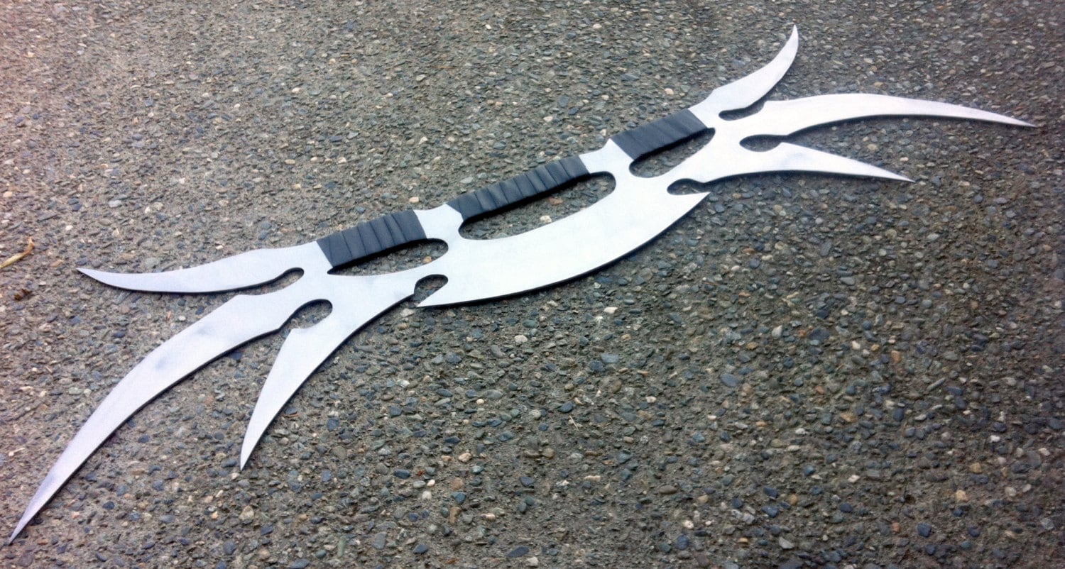 Full Size Klingon Bat'leth. Into Darkness