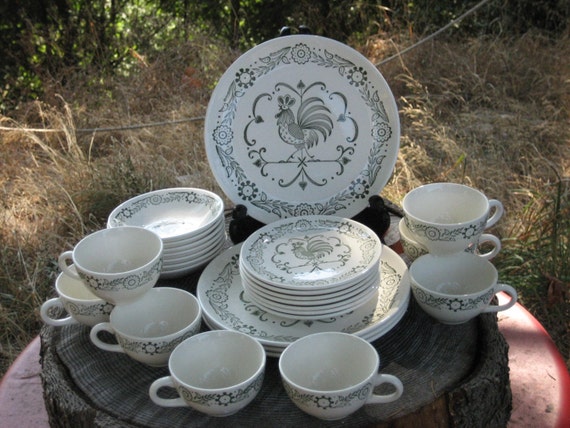 SCIO POTTERY Provincial-Green Rooster Weathervane Dinnerware