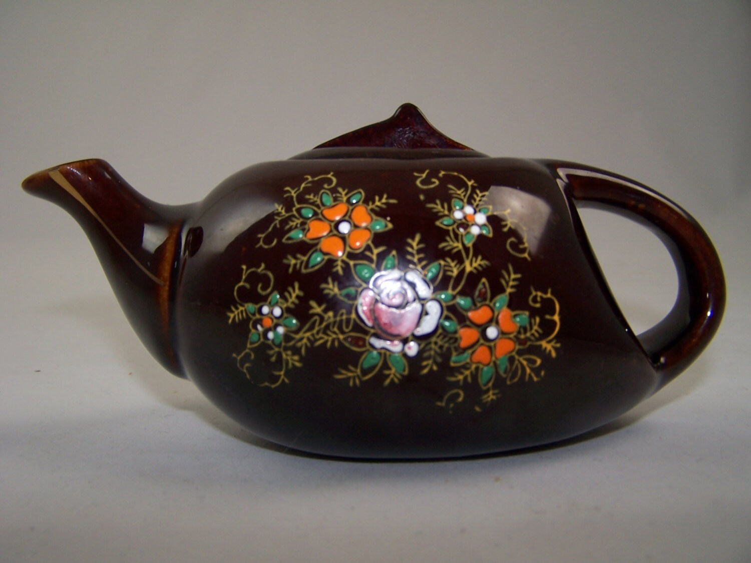 Japanese Red Ware Moriage Style Teapot Colorful Enamel Floral Design ...