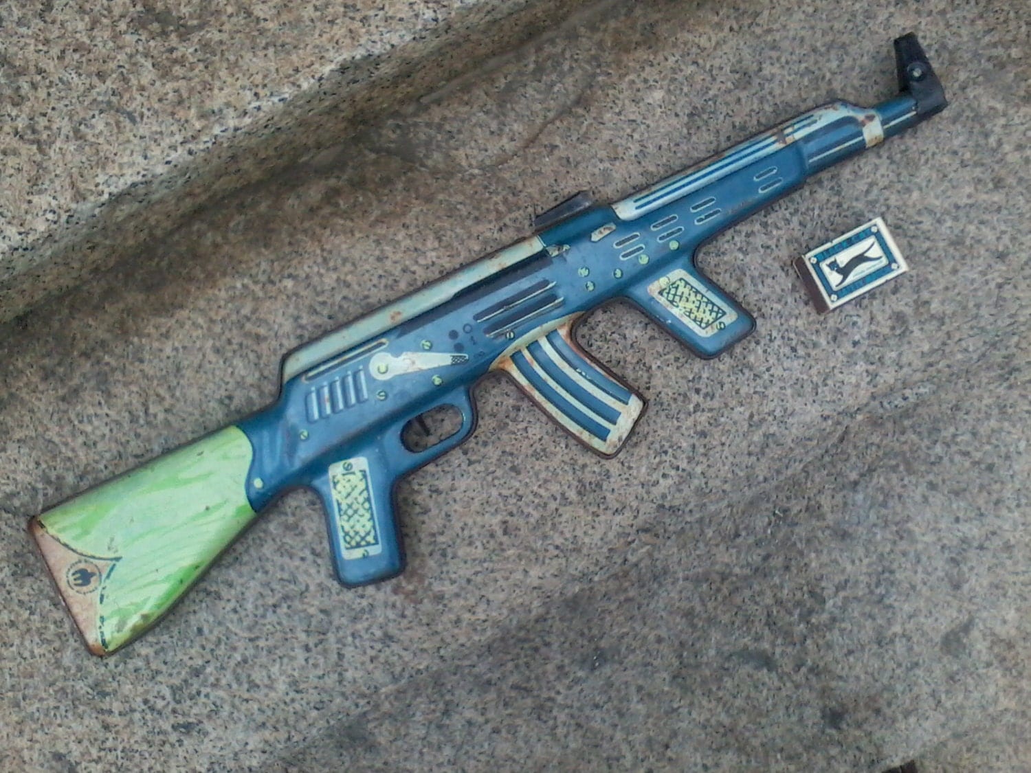 Vintage Tin Litho Toy MACHINE GUN/1970s Bulgarian Battery Toy