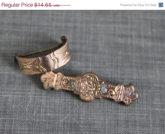 pair of victorian collar brooches pins / golden by RevivalHouse