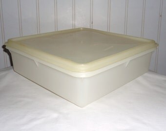 Popular items for tupperware square on Etsy