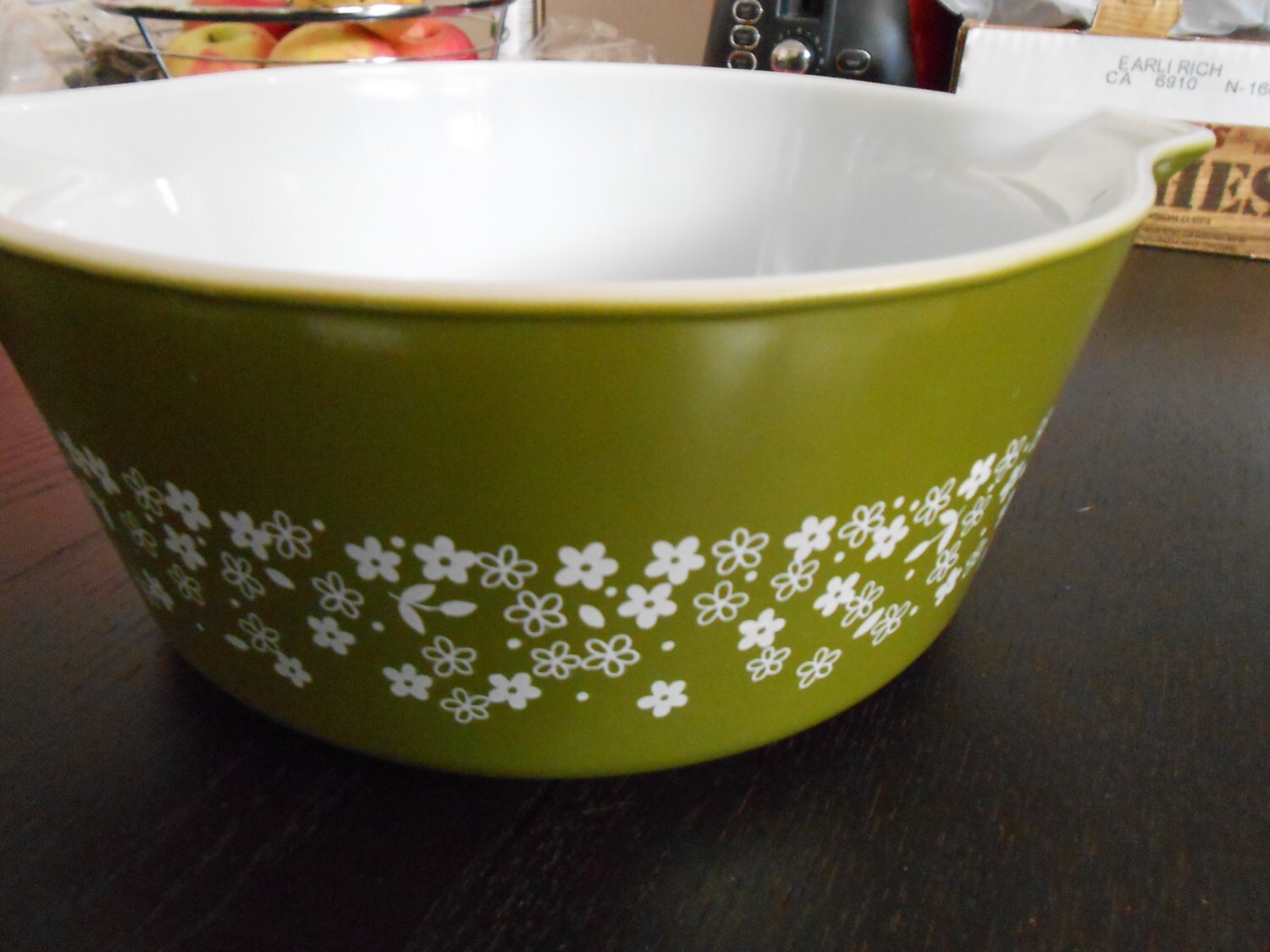 Avocado Green Pyrex 2.5L Round Bowl – Spring Blossom Pattern – Great ...