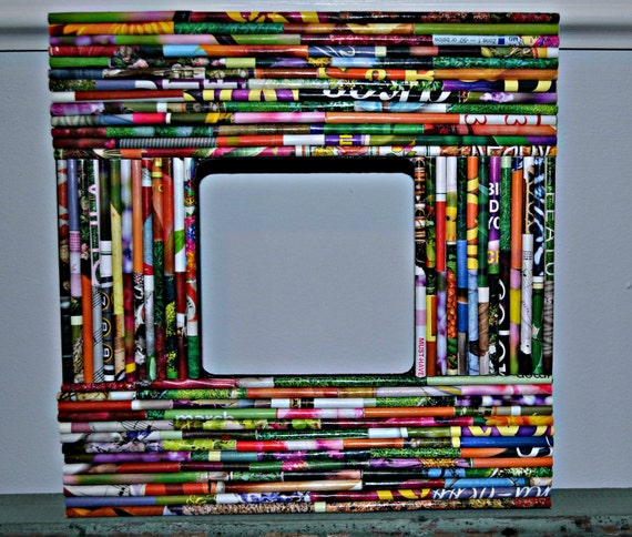 Cadre de papier roulé par UpAgainstTheWall sur Etsy