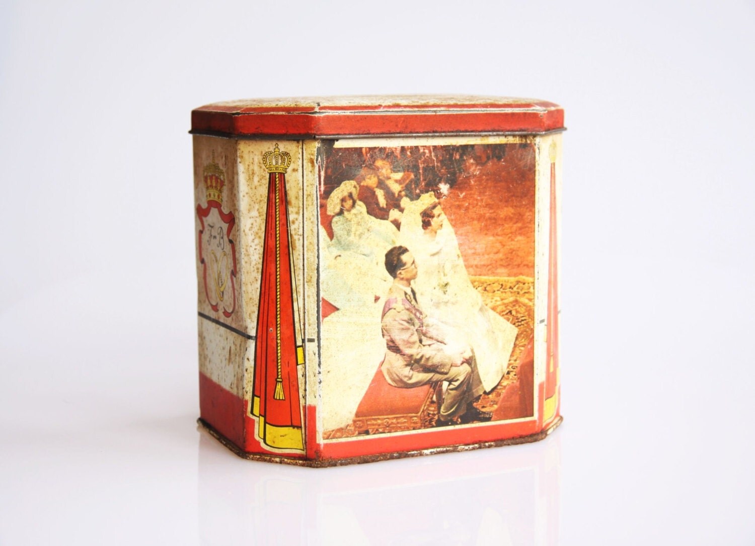 Belgian royalty tin of the wedding of King Boudewijn and Queen Fabiola ...